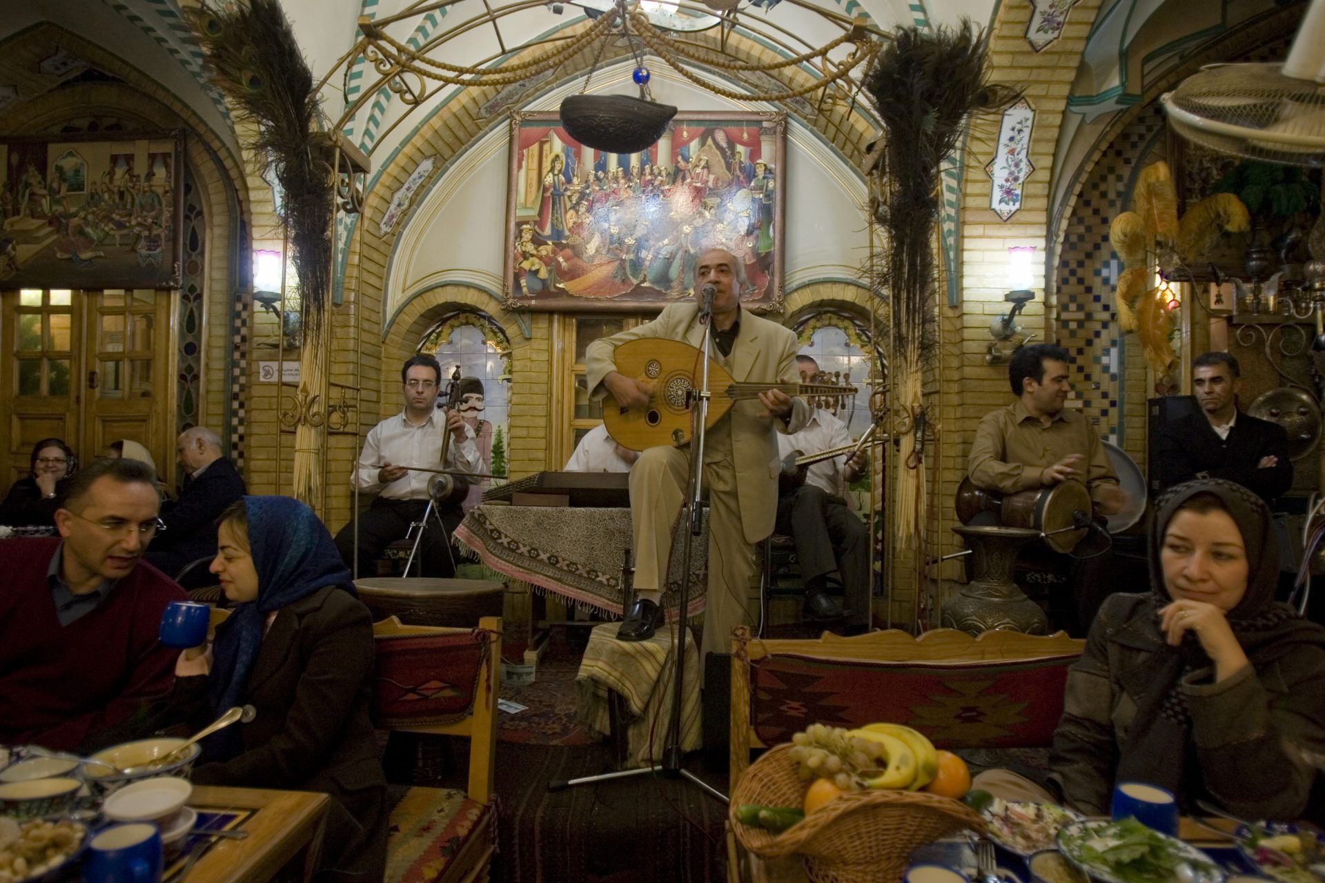 A Persian Festival, Yalda, Celebrates the Triumph of Light Over ...