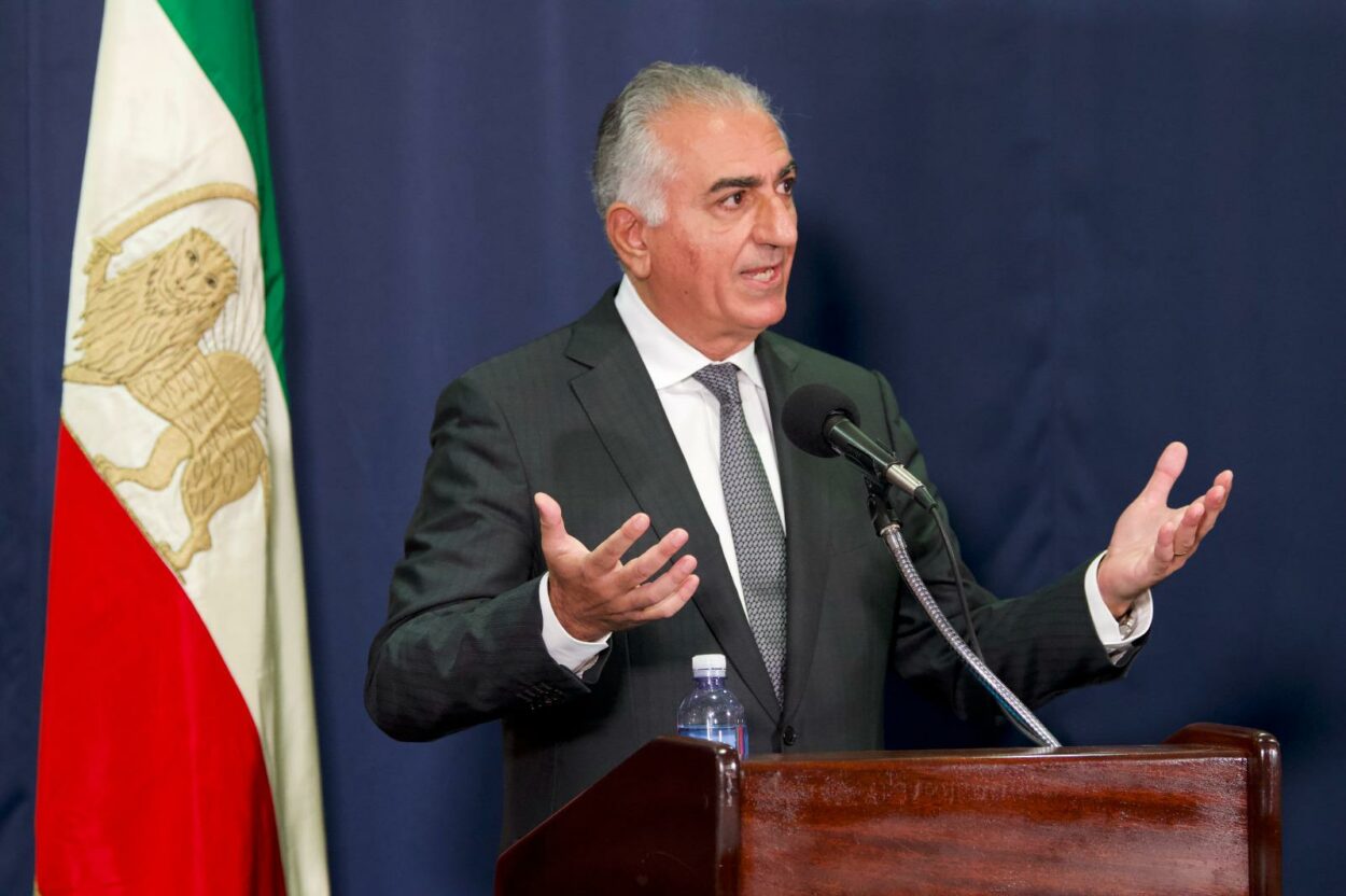 Crown Prince Reza Pahlavi Congratulates Kayhan London On 40th ...